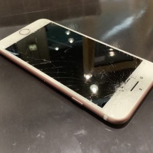 京都市 上京区 からご来店！iPhone7の修理です